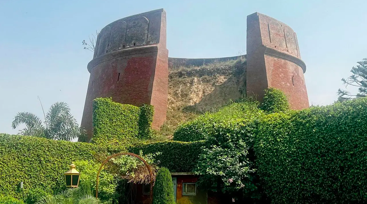 Hindutva eyes a Muslim fort in UP (mid-day) - Hindutva Watch